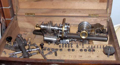 Exemple d'outillage utilisé pour restaurer les pendules et horloges ...